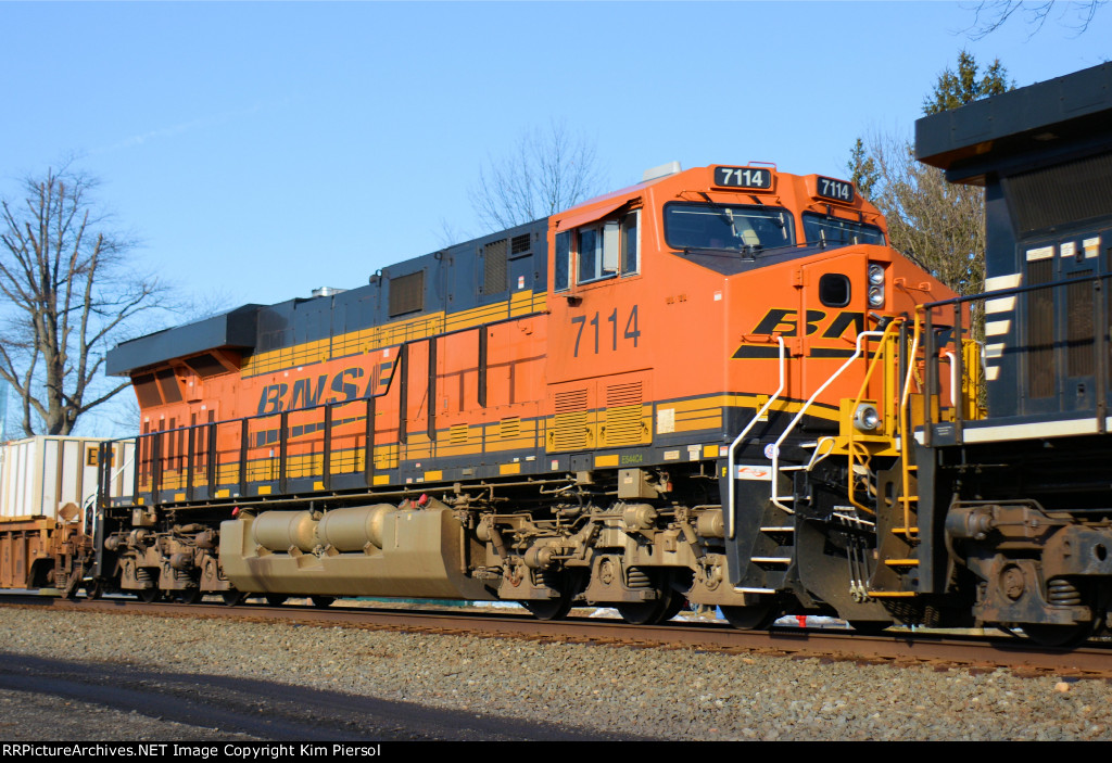 BNSF 7114